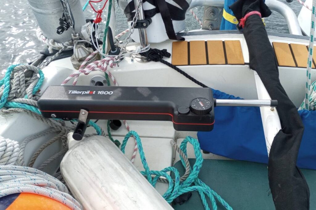 Crafting a Modified Tillerpilot Setup for Enhanced Sailing Experience ...